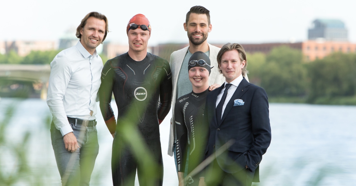 Boudewijn Zenden in de Maas voor Swim to Fight Cancer | Events.nl